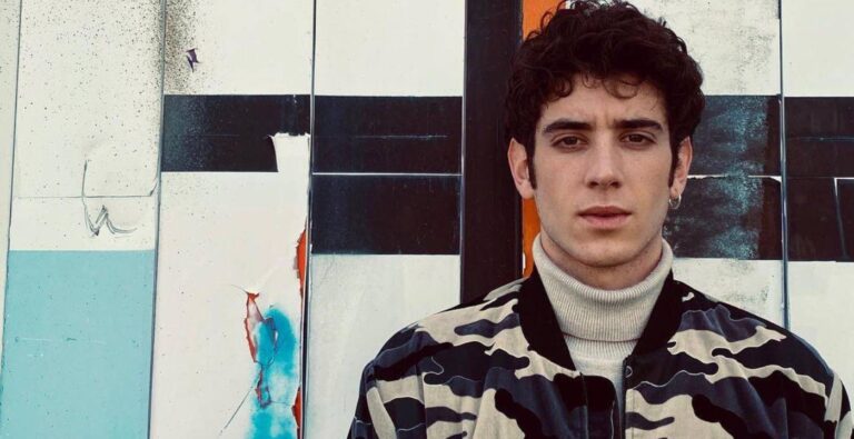 Nicolas Maupas: scopri età, altezza, vita privata e le sue migliori ...