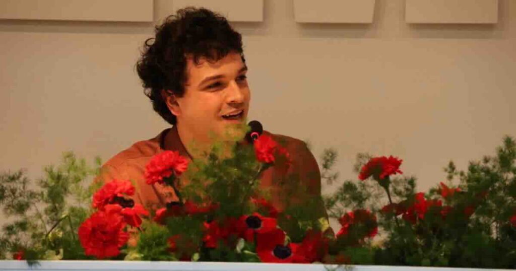 Leo gassmann sanremo 2026 esprime più libertà sul palco
